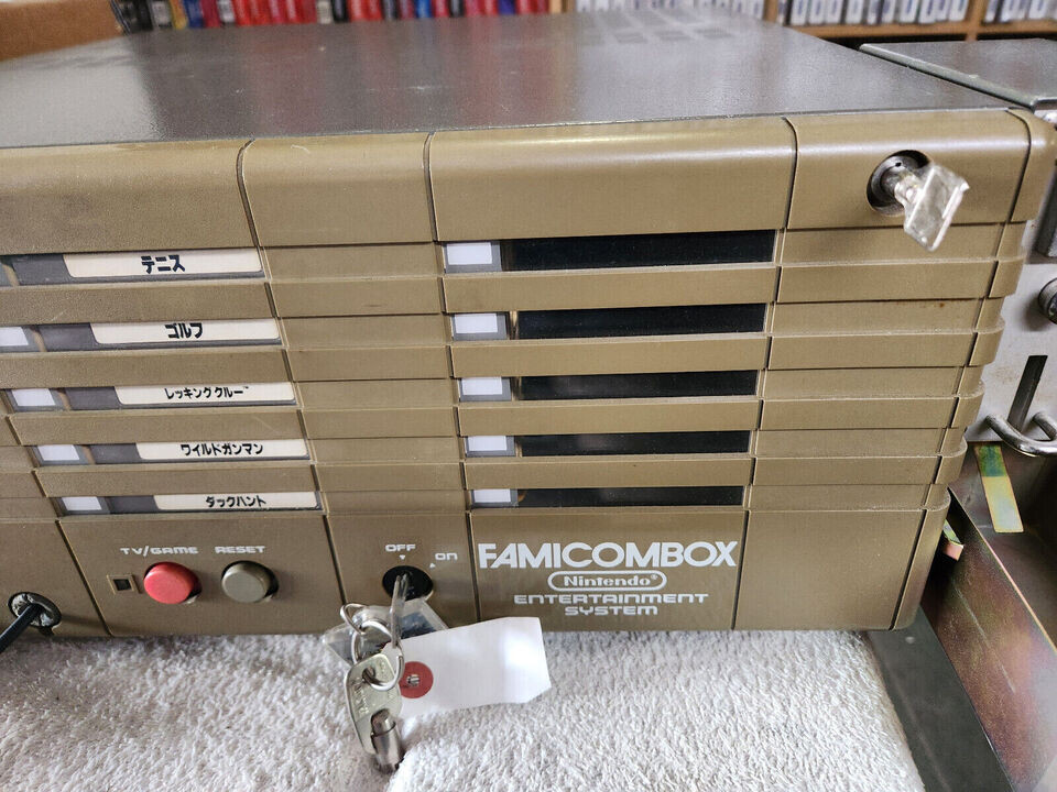 Nintendo NES Famicombox Hotel Console system/10 games/Keys/Coins/Coin box! RARE! | eBay