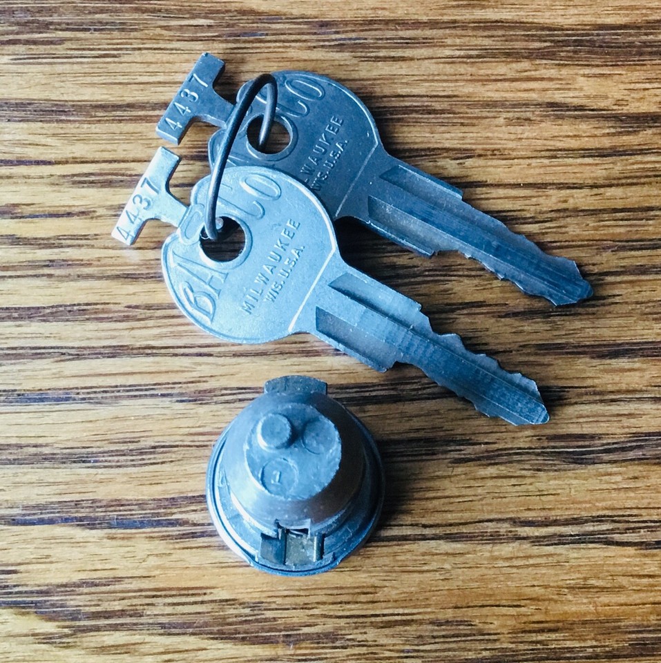 1934 1935 Buick GAS TANK LOCK CYLINDER w/BASCO KEYS vtg NOS Chevy ...