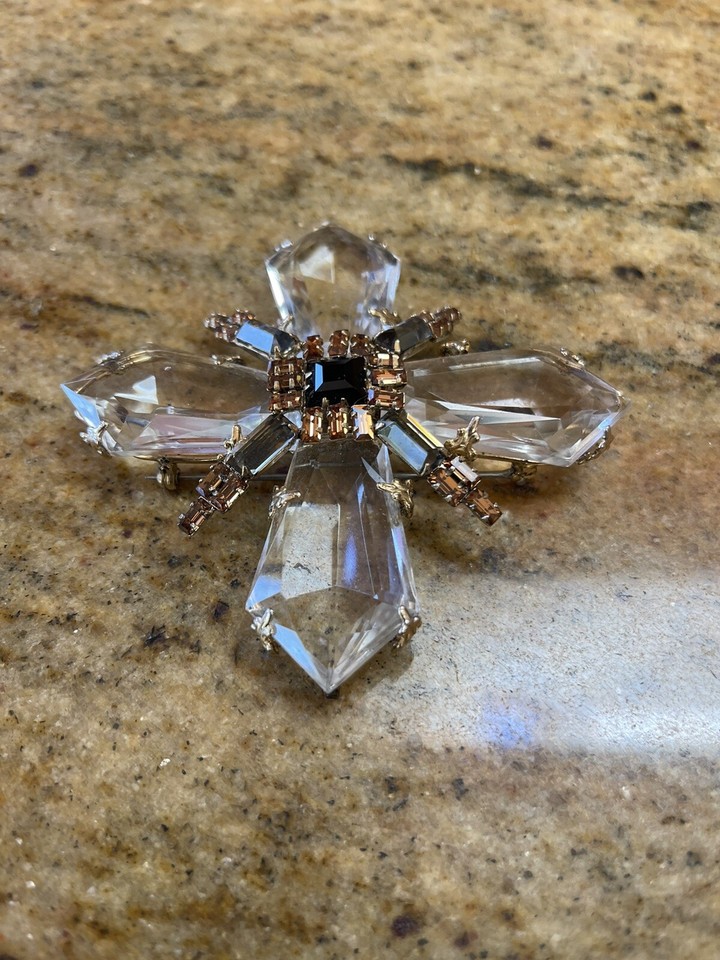 SCHREINER LARGE VINTAGE FACETED GLASS TOPAZ RHINESTONE CROSS PIN BROOCH ...