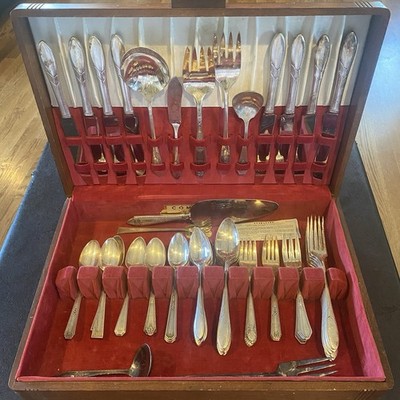 40 Community Oneida Silverplate Flatware Queen Bess Pattern & 28 Other ...