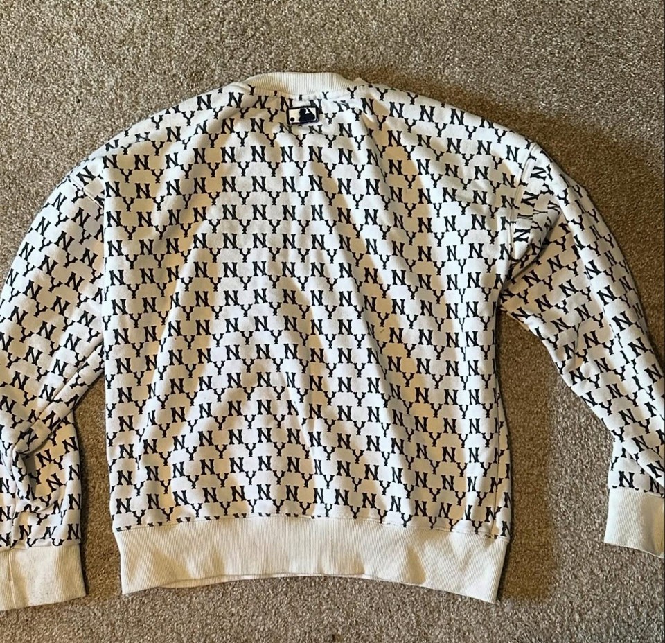 New York Yankees Vintage 90s Cream Colored Crew Neck All Over Print ...
