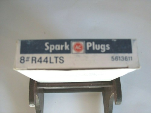 NOS GM AC-DELCO PKG 8 R44LTS 5613611 Spark Plugs | Genuine OEM