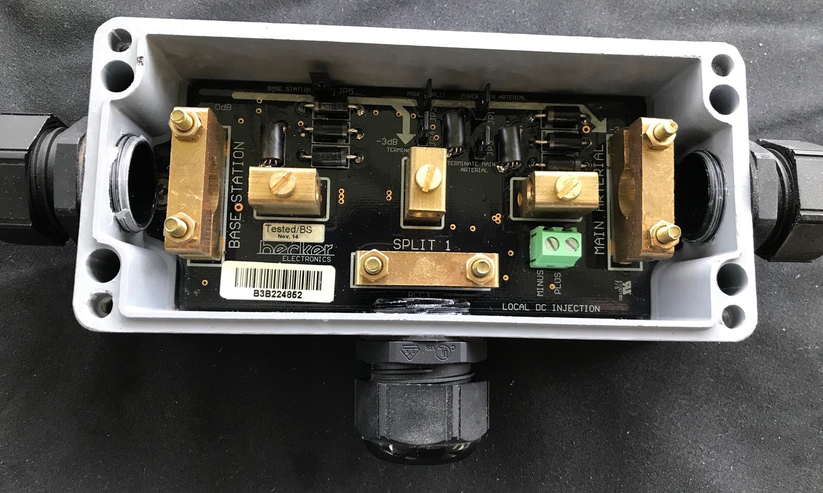 Becker Varis 75 Ohm VHF 3 Way Splitter V3SP100 WW - Underground Leaky ...