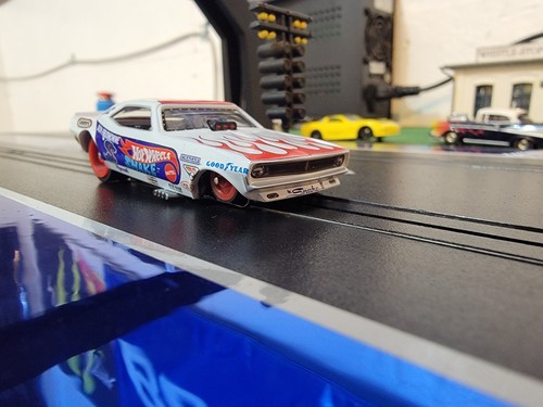 Auto World 4Gear Hot Wheels Don The Snake Prudhomme '72 Plymouth Wht HO ...
