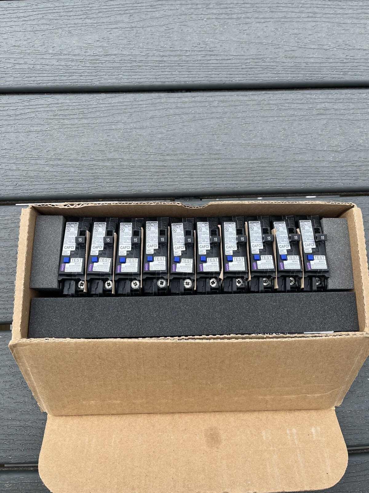 Siemens QA115AFCN 15A 1-Pole Plug-On Neutral Circuit Breaker LOT OF 10 ...