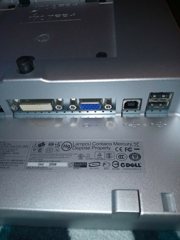 Pre-owned 2006 Dell REV-A01 DESKTOP COMPUTER FLAT SCREEN 17" MONITOR ...