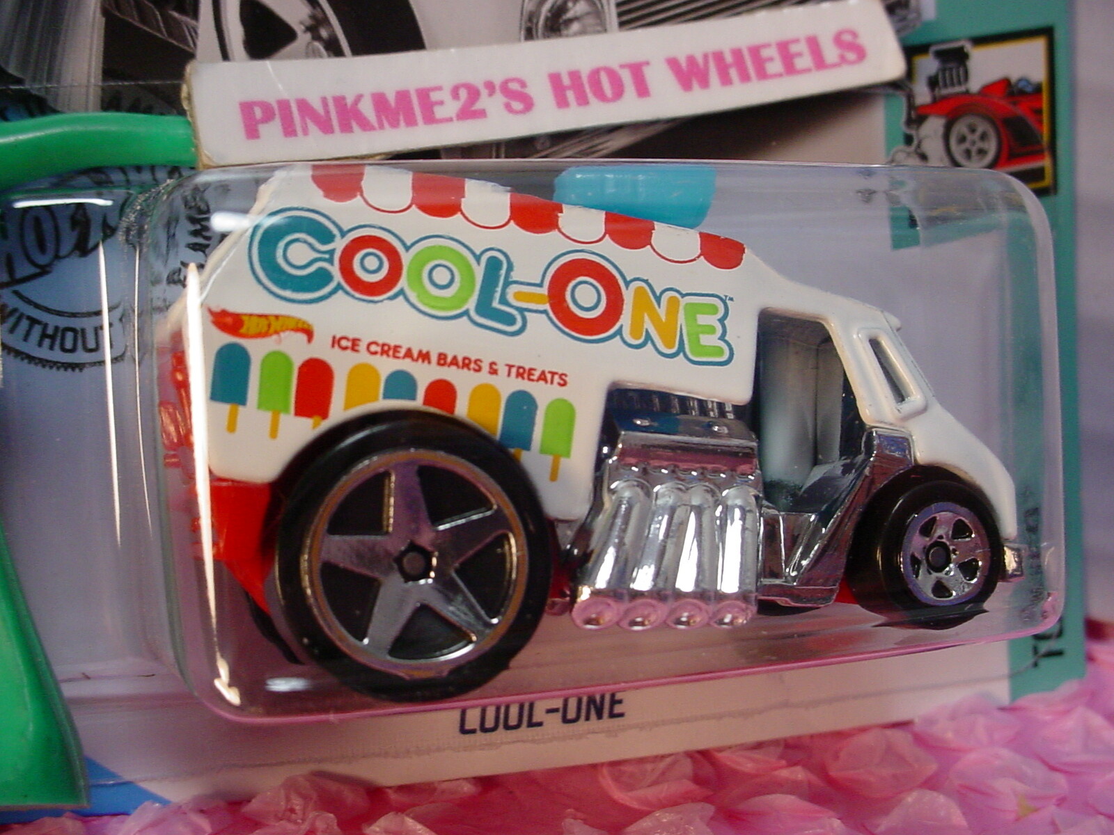 2020 i Hot Wheels COOL-ONE #38 ☆ white/red☆Ice Cream Truck☆TOONED☆case ...