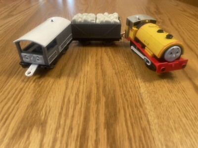 Thomas & Friends Motorized Ben + Freight Cars And Cargo WORKS | eBay