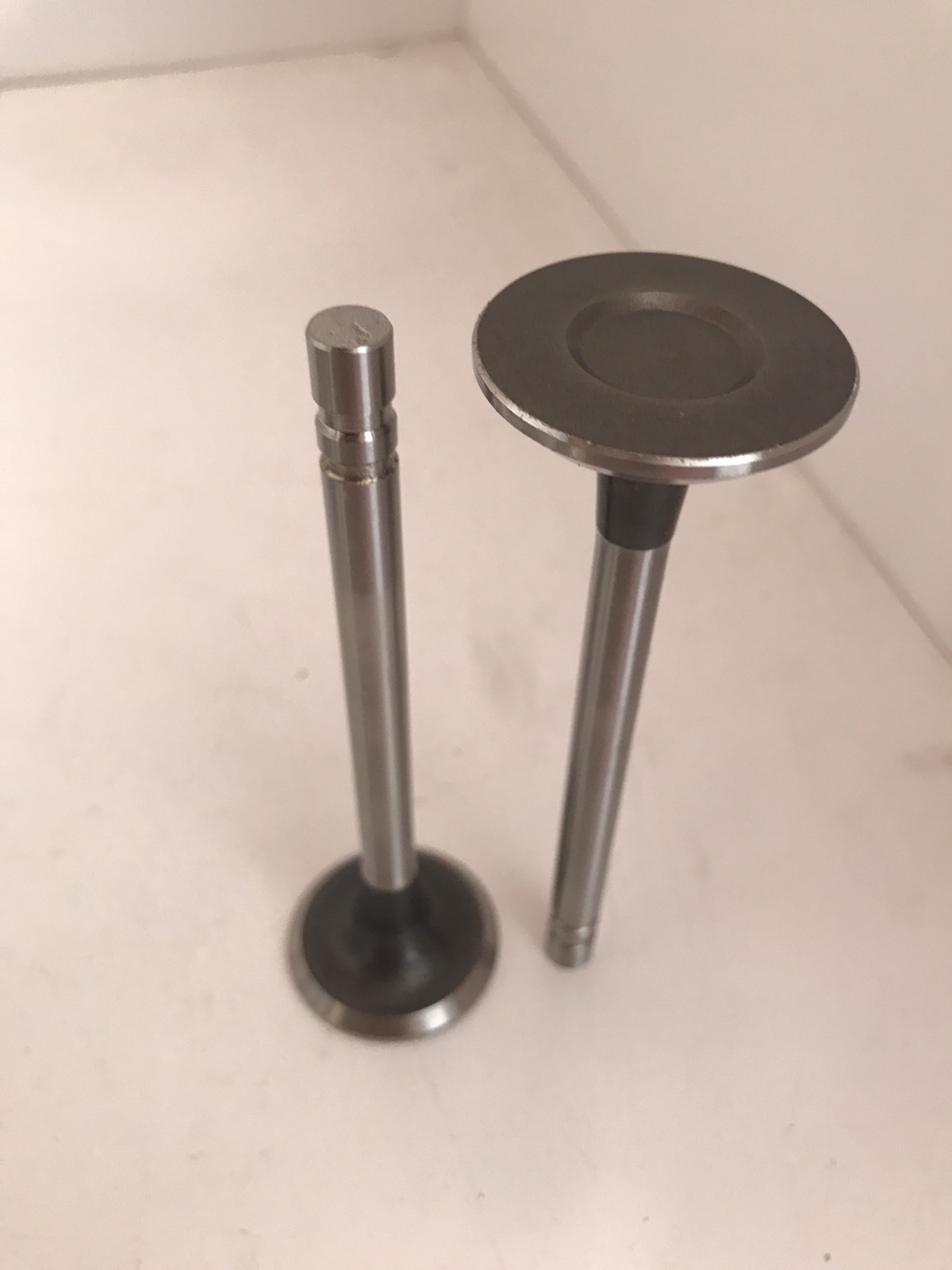 Intake Valve set 1.94 Set of 8 1963-1993 Chevy SBC 400 350 327 307 ...