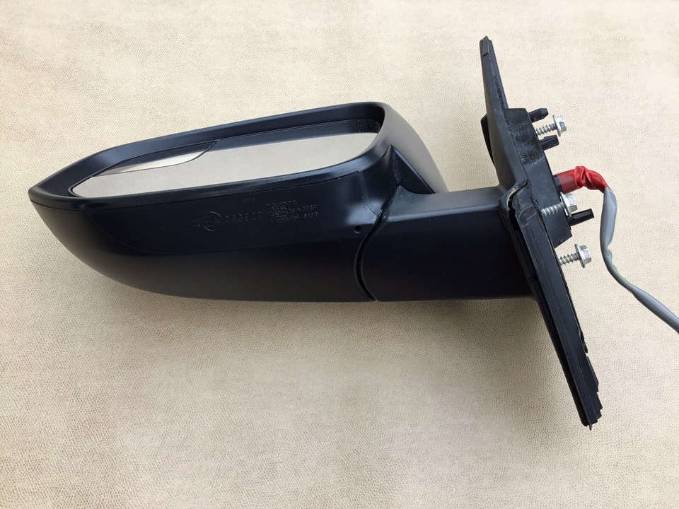 2016-2018 Toyota RAV4 Driver Door Power Mirror W/ Outer Turn Signal ...