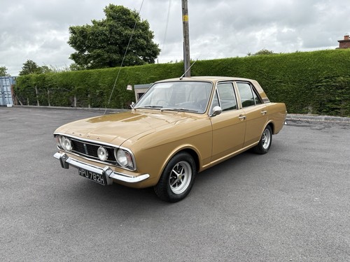 Ford Cortina 1600E Classic Car Amber Gold | eBay UK