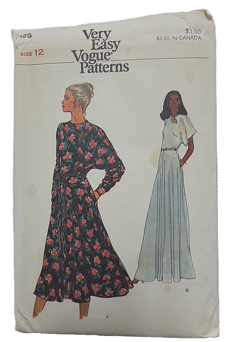 Very Easy Vogue Patterns 1960s MOD Scoop Neckline Dress Pattern Very