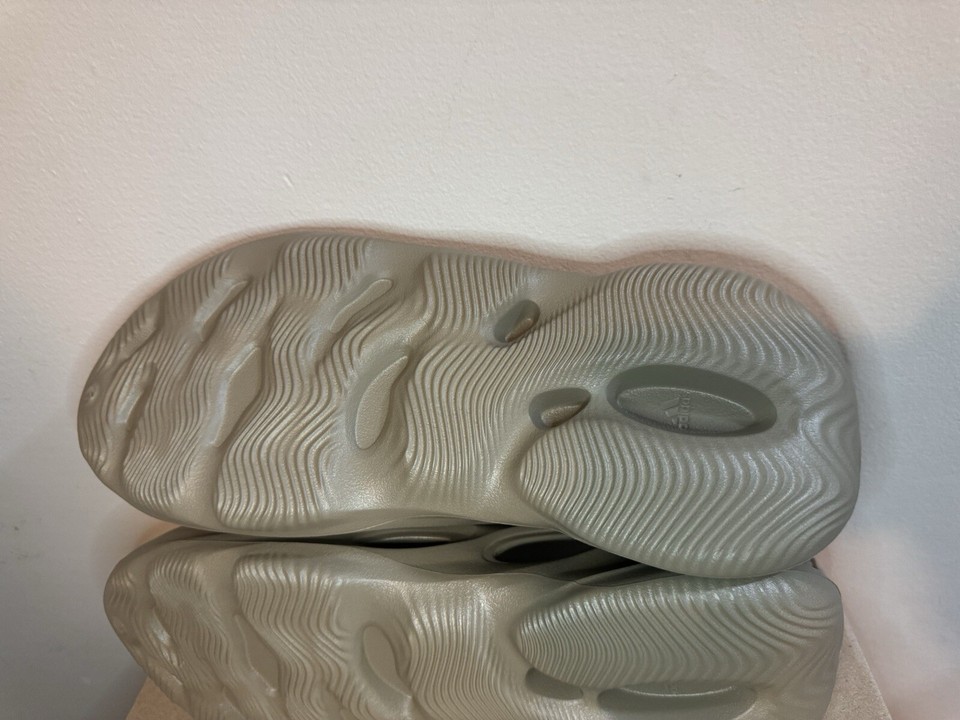 adidas Yeezy Foam RNR Stone Taupe Size: US M 13 ID4752 | eBay