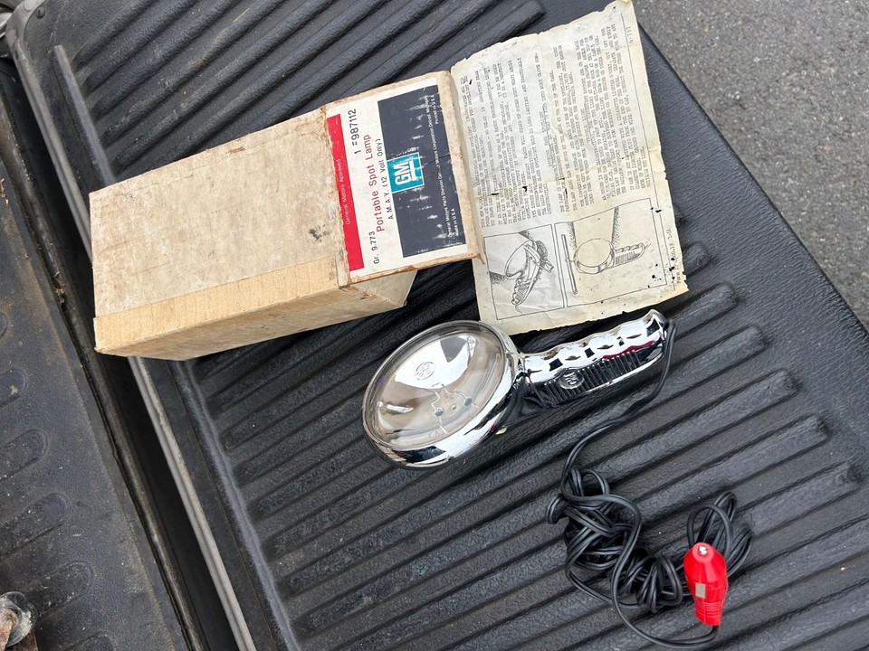 NOS VINTAGE GM 12V HAND HELD PORTABLE SPOTLIGHT CORD Fully Tested Works ...