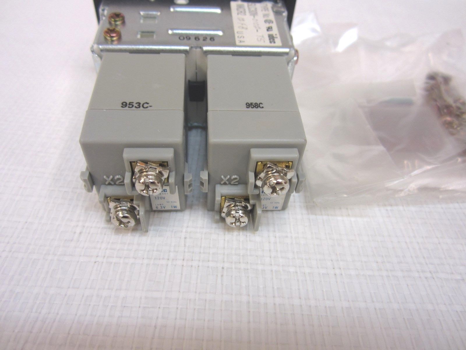 IDEC SLC30N SQUARE LIGHT COMBINATION SLC30N-0102-TS | eBay