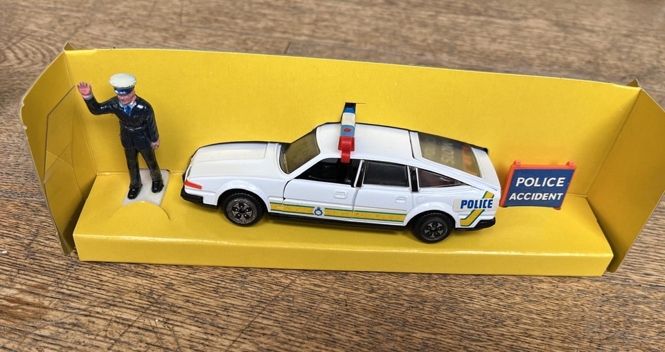 Vintage DINKY 264 Die Cast Toys Rover 3500 Police boxed set, car ...