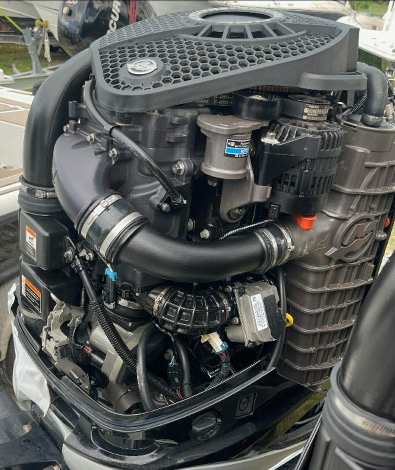 2017 Mercury Verado (L6) 350 L (20") 4-Stroke Outboard Engines - 563 ...