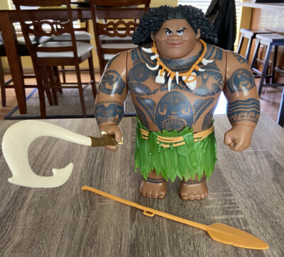 Disney Moana Maui Action Figure With Weapons And Necklace | eBay