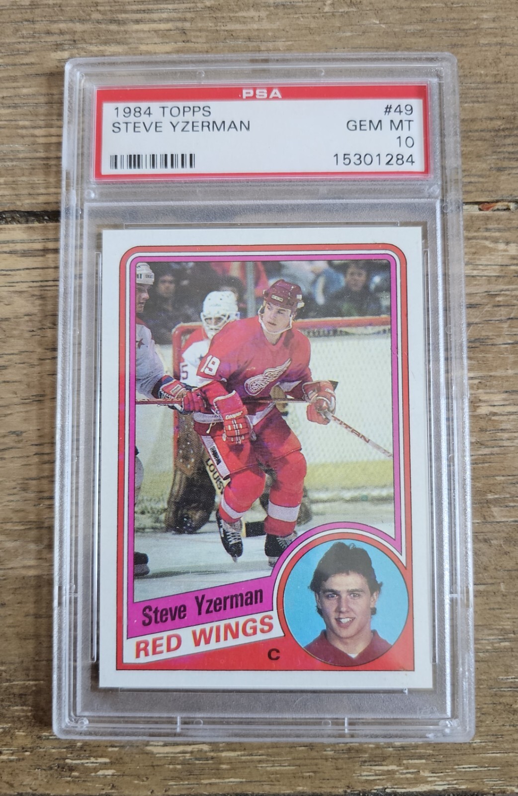 1984 Topps Hockey #49 Steve Yzerman Rookie card PSA 10 GEM MINT Red ...