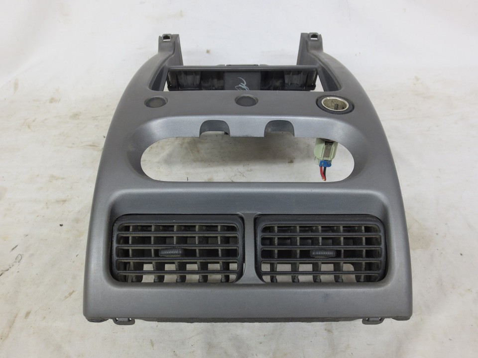 02-04 Nissan Xterra Froniter center dash radio trim bezel ~ 001 10 06 ...