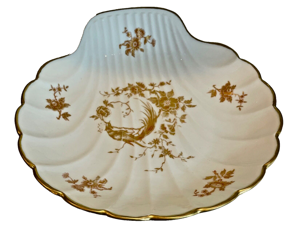 Vintage Limoges France Ribbed Shell Shaped Dish w/ Gold Trim 9.5 x 10 x ...