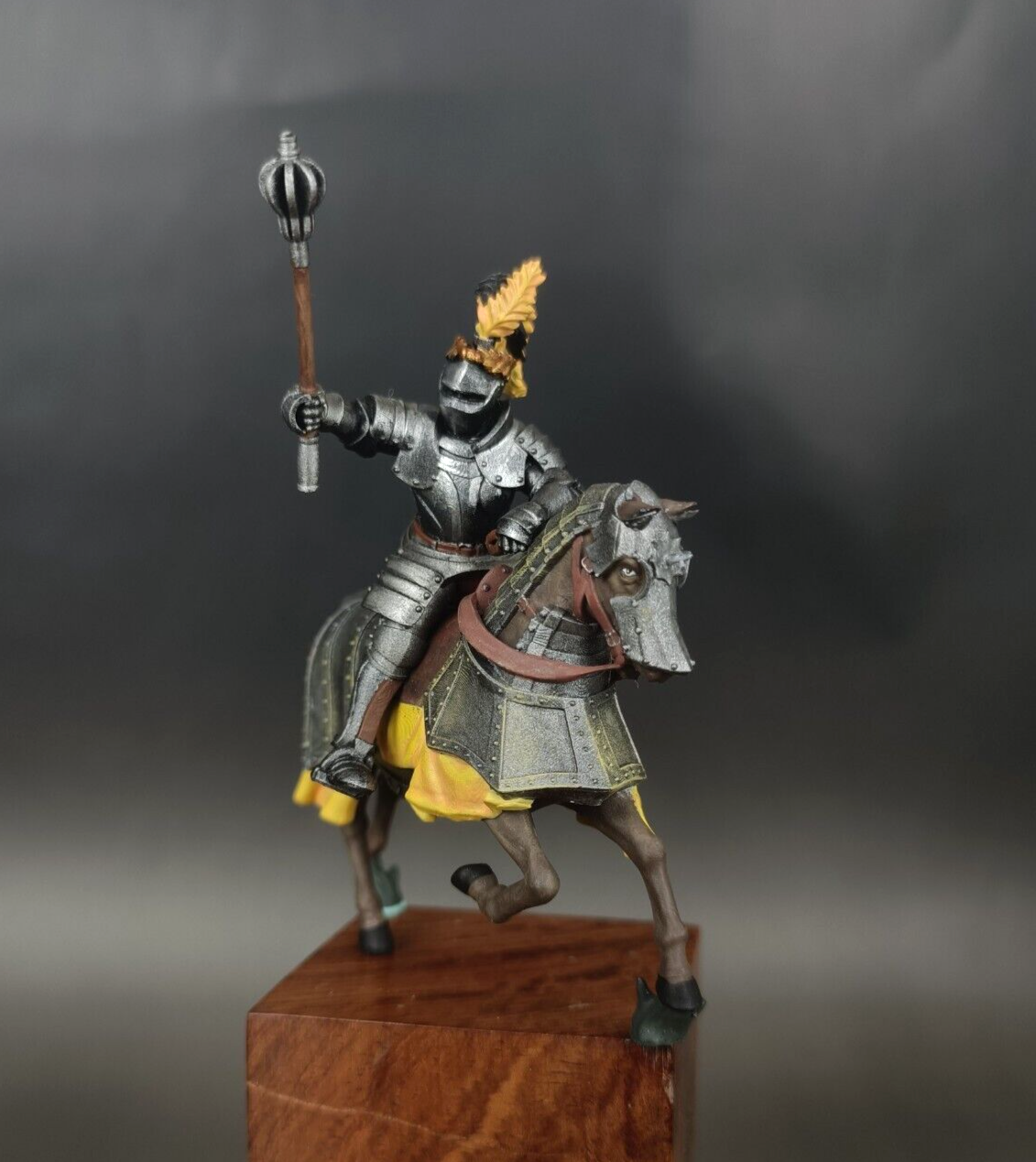 1/35 Built and Painted 3D Medieval Age European Horse Knight Yellow ...