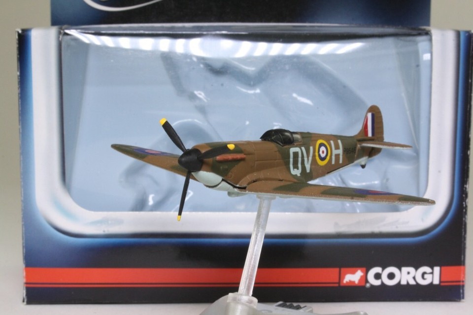 Corgi Battle of Britain Collection CS90460 Spitfire Mk IB George Grumpy ...