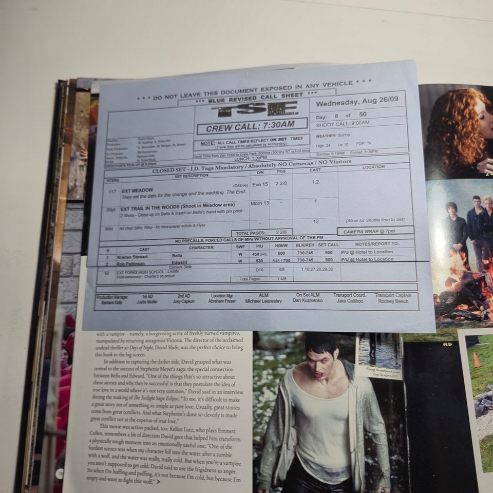 Twilight Saga: The Complete Film Archive Memories Mementos & Other ...