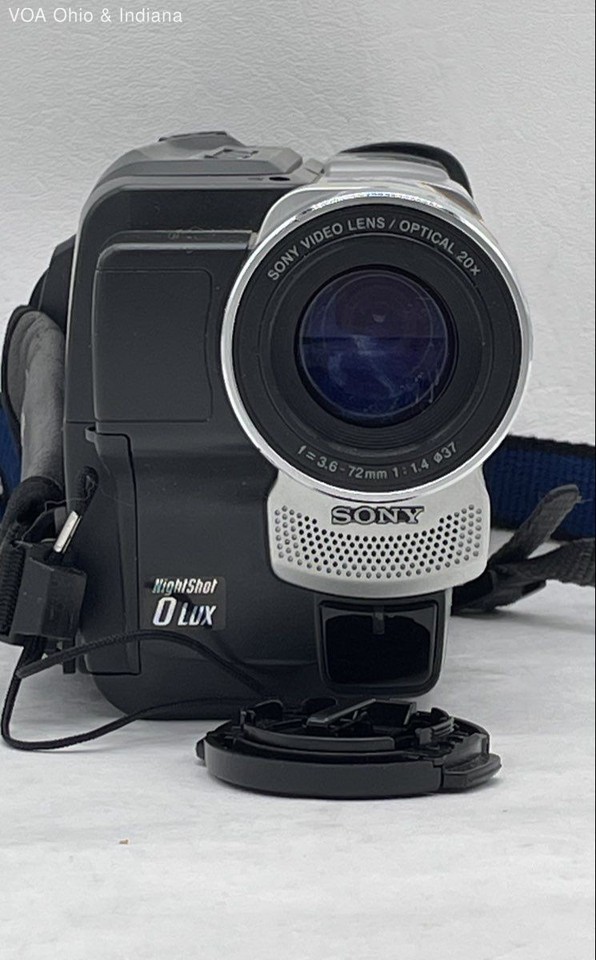 Sony Hi8 460x Zoom Steady Shot Handycam Camcorder CCD-TR818 With Case ...
