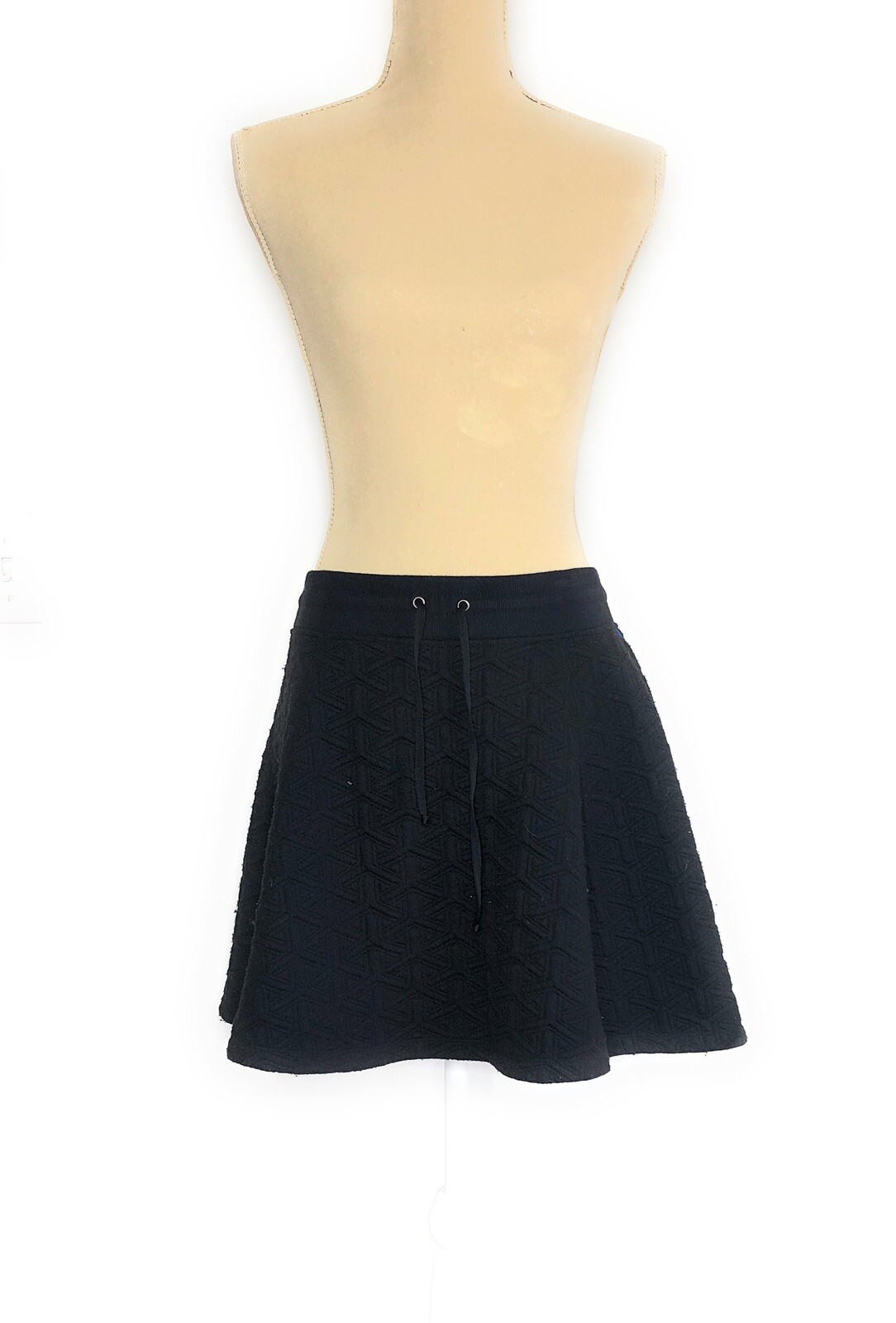 $195 Aiko Black Quilted Skater Mini Skirt sz Medium - Gem