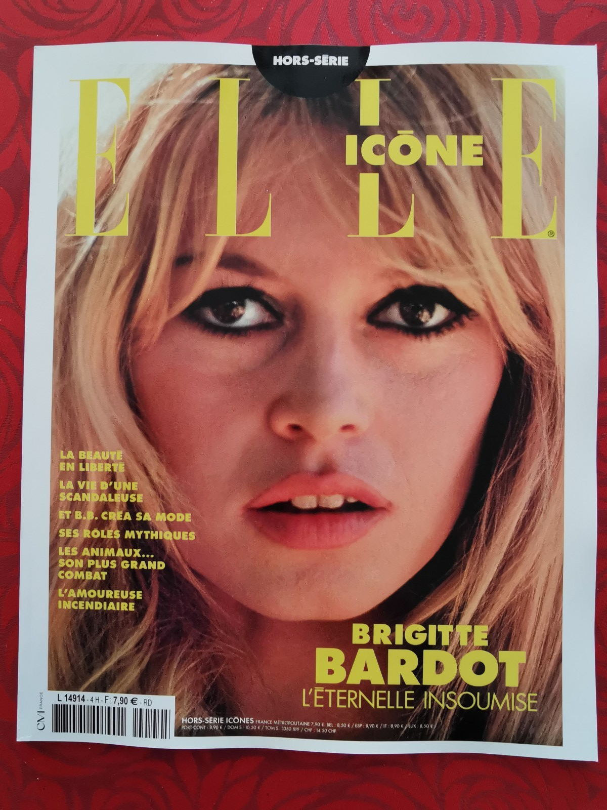 BRIGITTE BARDOT : ELLE " ICÔNE " 31/12/25 - LUXUEUX - SUPERBES PHOTOS ...