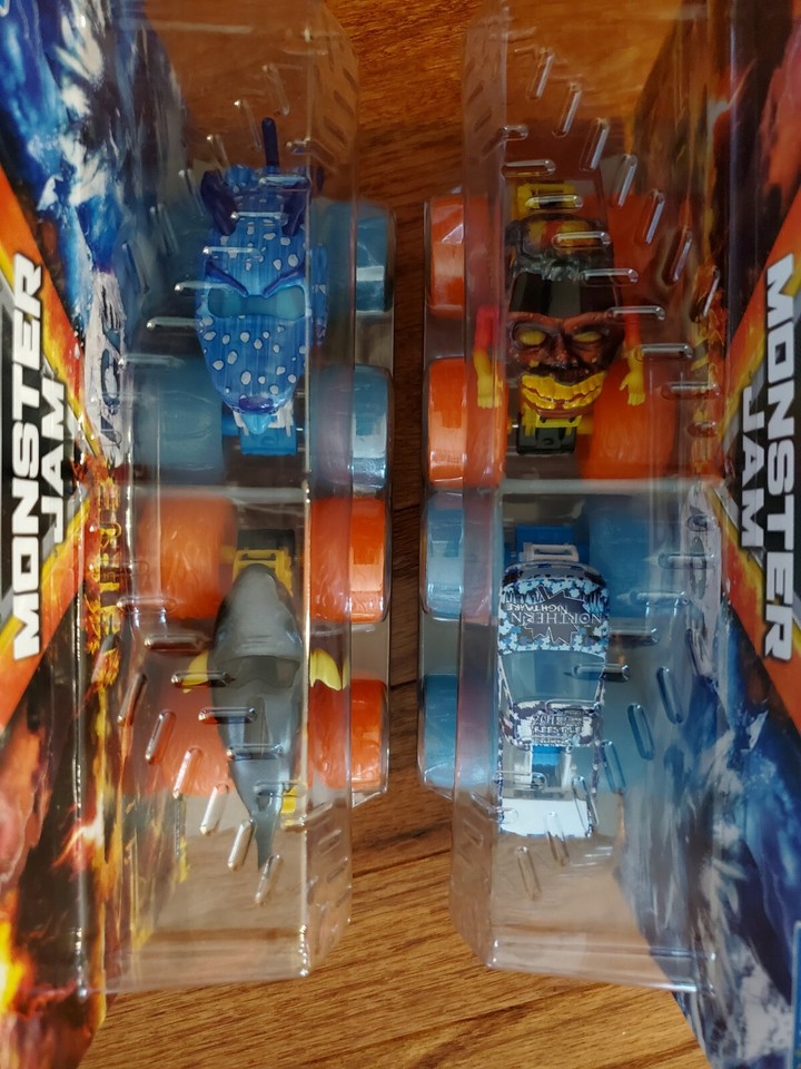 Monster Jam Fire & Ice Set Megalodon/Monster Mutt & Zombie & Northern ...