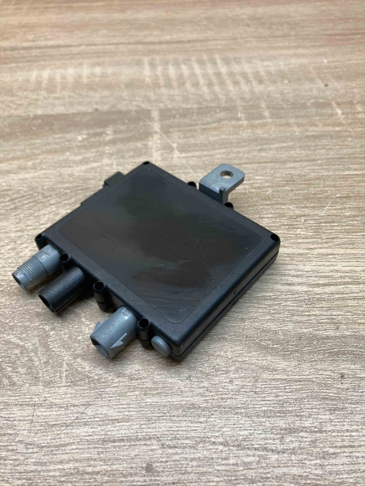 6906071 21367510 BMW E46 Series Antenna Radio Signal Amplifier Trap OE ...