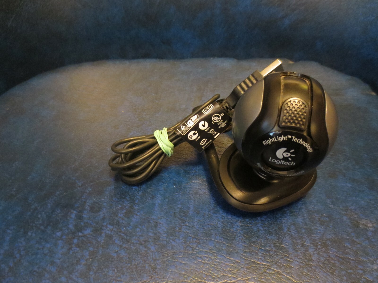 Logitech Webcam V-ubk45 Rightlight RightSound Technology for Windows 7 ...