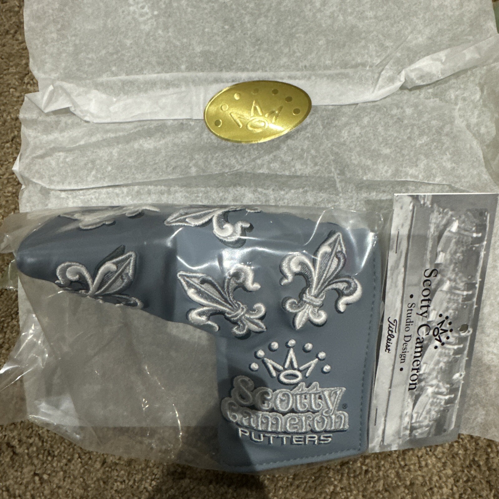 2024 Scotty Cameron Mardi Gras “White Lily” Putter Headcover In Hand ...