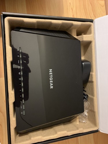 NETGEAR Nighthawk AC2600 Smart WiFi Router (R7400-100NAS) 606449136760 ...