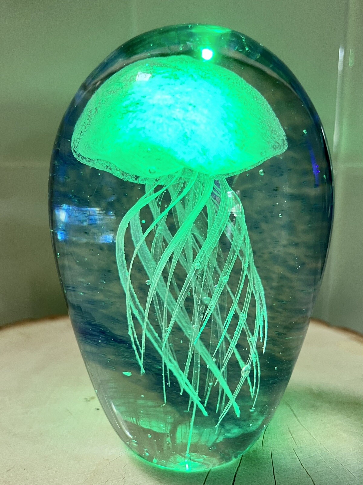 GLOWY GLASS Blue Glow In The Dark Jellyfish Paperweight Glass Dynasty ...
