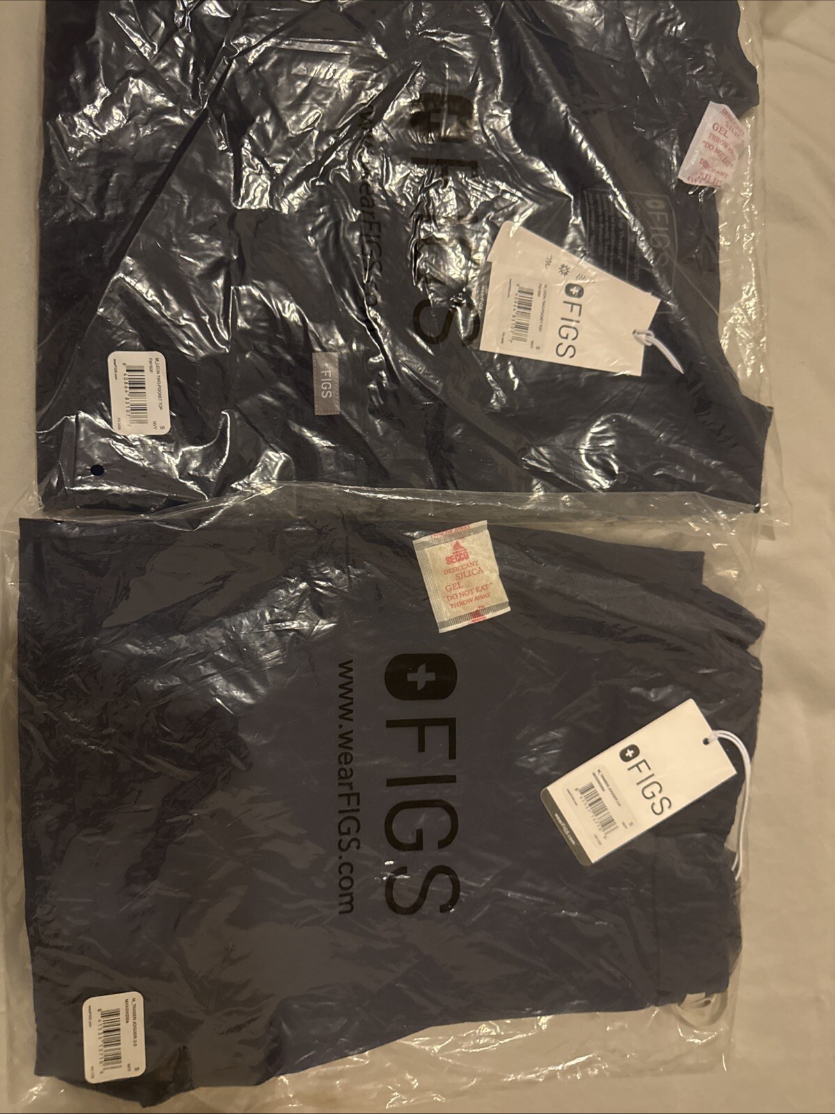 Figs Men scrub set new with tag Tansen Jogger and Leon Top ( Navy Size ...