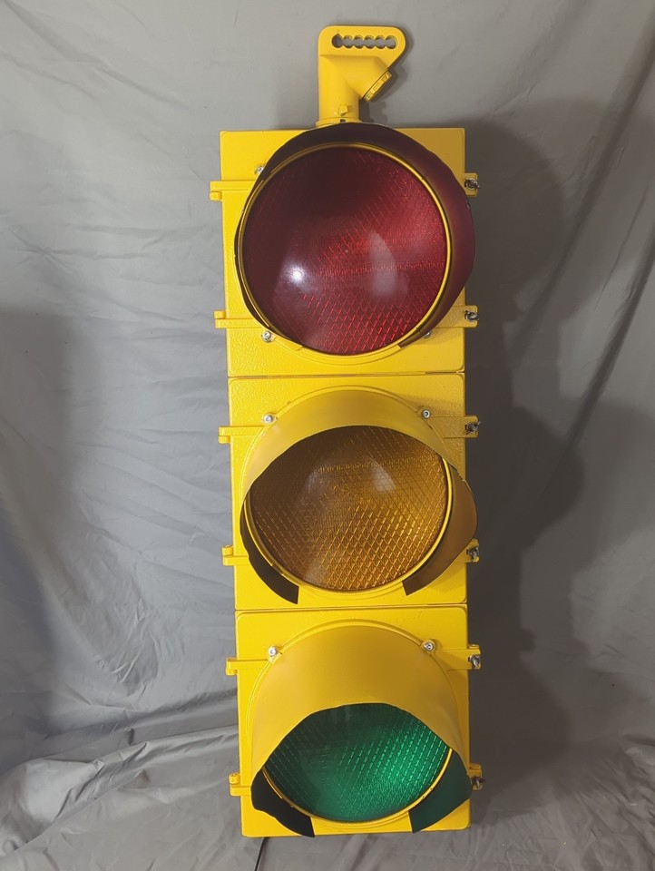 Restored AUTHENTIC Traffic Signal Light Working Eagle Mark IV with ...