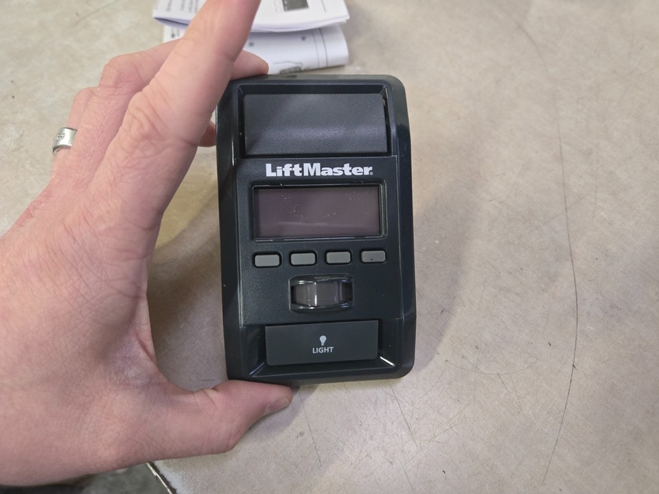 Liftmaster 880LMW Smart MyQ Control Panel Maintenance Alert System ...