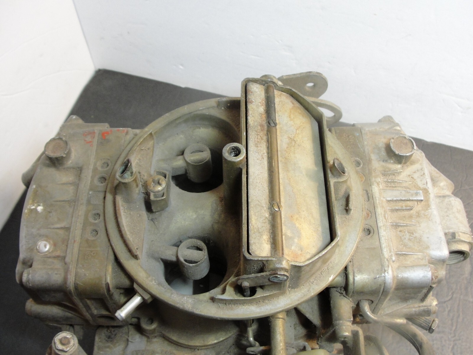 Holley 6210 4 Barrel 650 CFM Double Pumper Spread Bore Carburetor ...