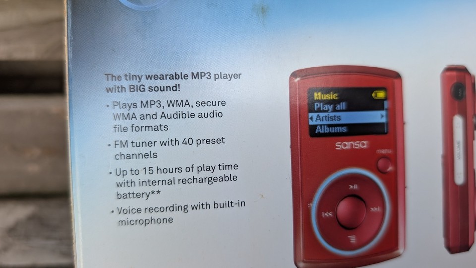 SanDisk Sansa - MP3 Player 2GB - RED - original box and paperwork ...