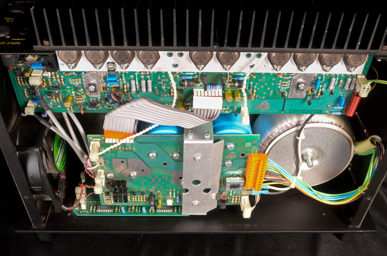 AB International Professional Series 9220A Amplifier, works. 350W at 8Ω ...