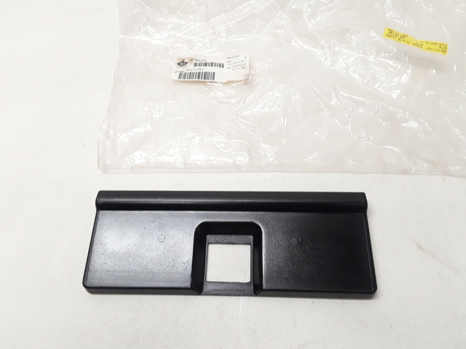 MACK 25171761 DOOR,GLOVE COMPARTME INTERIER BLACK FAST FREE SHIPPING | eBay