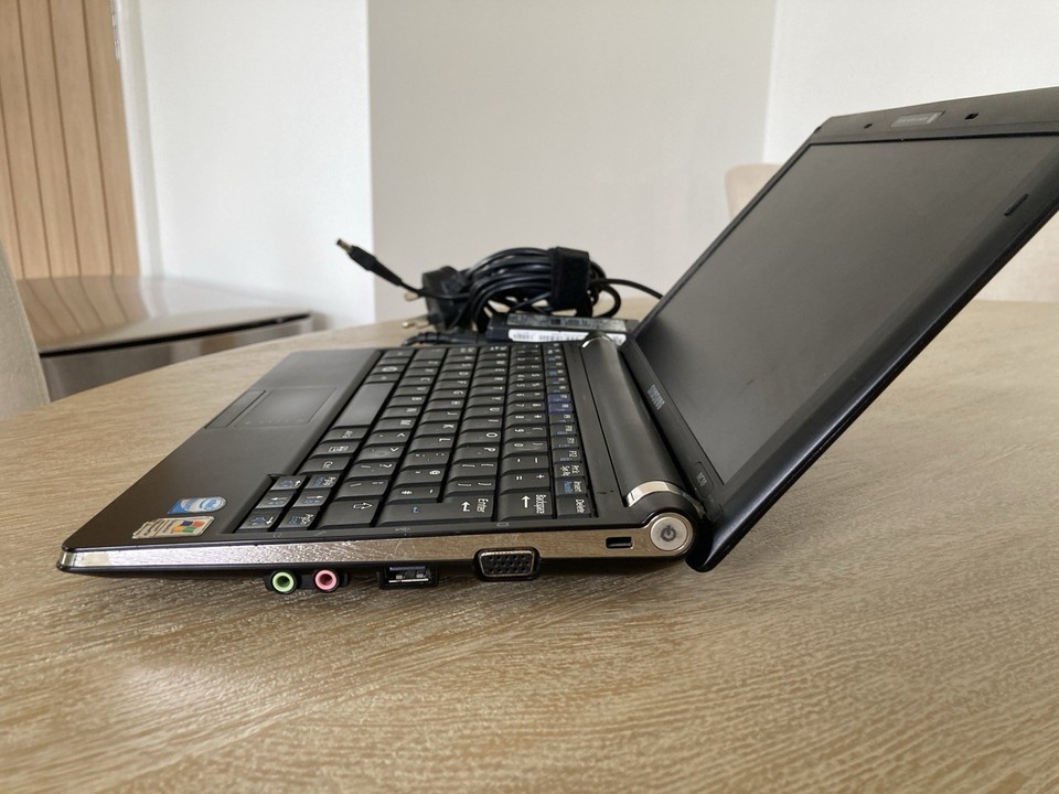 Samsung NC10 Netbook Intel Atom, Windows XP | eBay UK