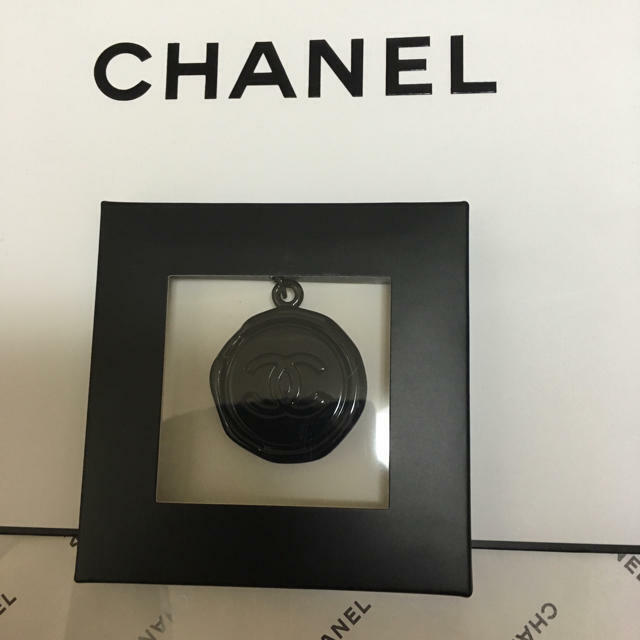 Chanel Bag Charm Key Ring Novelty Black Carved Seal Buying Cosmetics ...