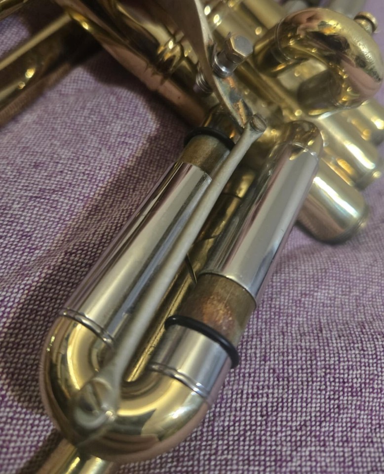 Bach Stradivarius Professional B-flat Trumpet - Vintage + Torpedo Case ...