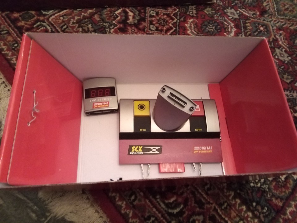 SCX - 1:32 Scale Racing System (Pit Box Set) With Digital Lap Counter ...