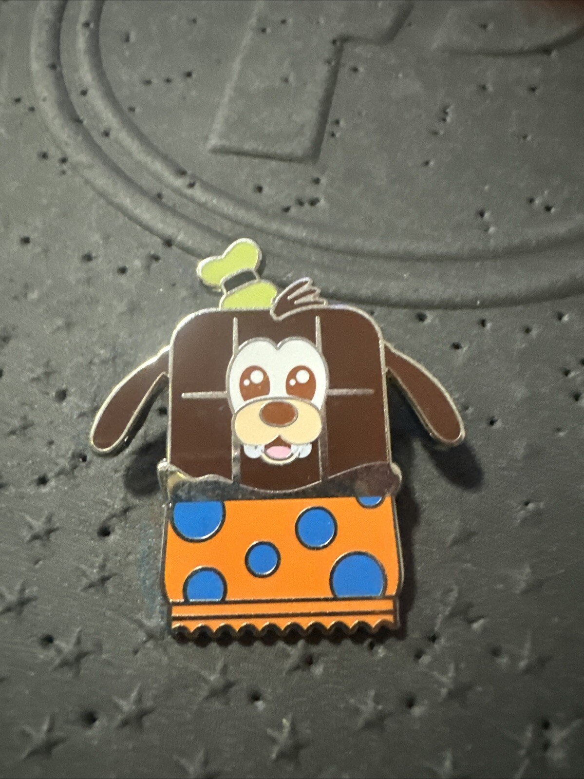 Munchlings Series 1 Mystery Goofy Chocolate Brownie Bar Disney Pin ...
