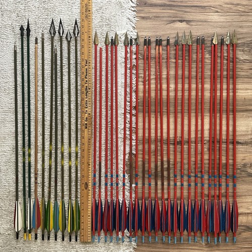 33 Vintage Traditional Archery Arrows With Broad Heads and Field Points ...